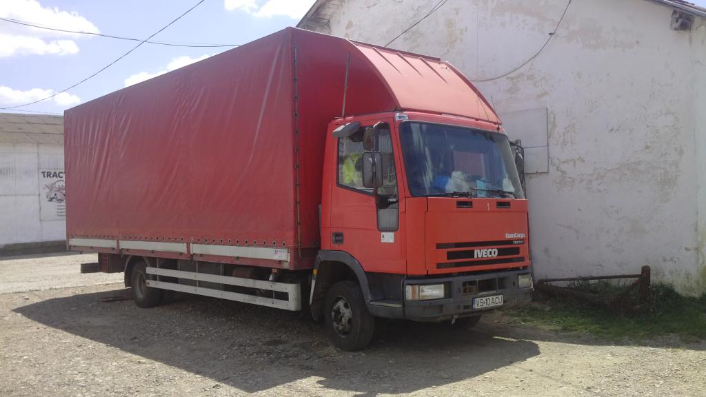 Camion cu prelată pe ruta Adjud, RO - România